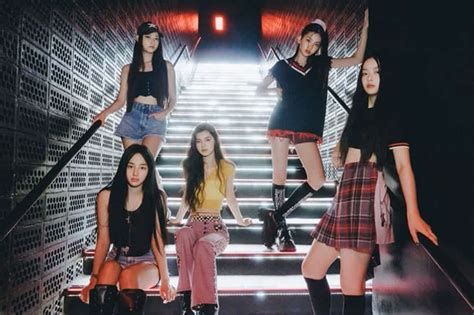 돌아온 뉴진스 방패막이 돼 주는 어도어…가짜뉴스·딥페이크 강경 대응