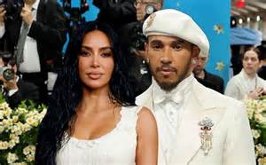 Kim Kardashian Y Lewis Hamilton Juntos En El Super Bowl 2026