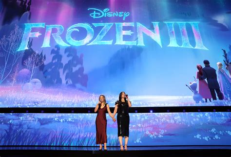 Frozen Fan Fest Kristen Bell Josh Gad And Idina Menzel Show Off New