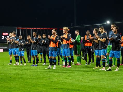 Heracles Trainer Weigert Terug Te Zakken Ook Na Een Snelle Rode Kaart