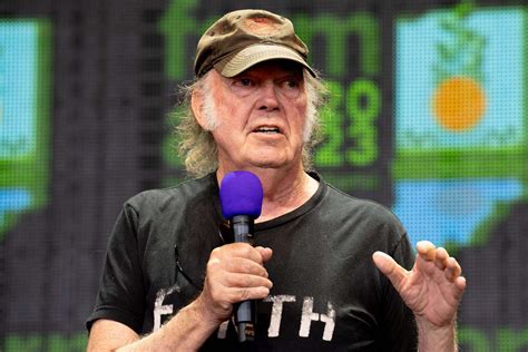Neil Young Announces ‘coastal Live Album And World Tour