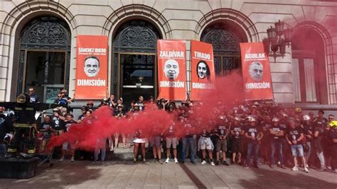 Los Bomberos De La Dpz Exigen La Dimisión De Sánchez Quero Tras La