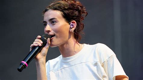 The Internet Has Found A 5th Stella Lefty Song That Sounds Awfully