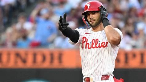 Phillies Option 2 Players To Make Room For Deadline Additions Yahoo