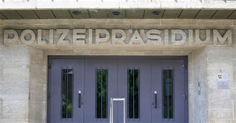 Absichtlich Angefahren Verletzte Frau Am Straßenrand Nrw Mindener