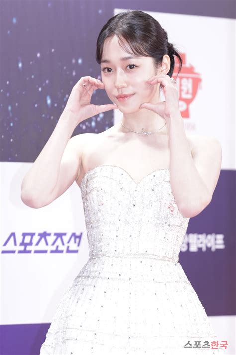 노윤서 청초한 미모