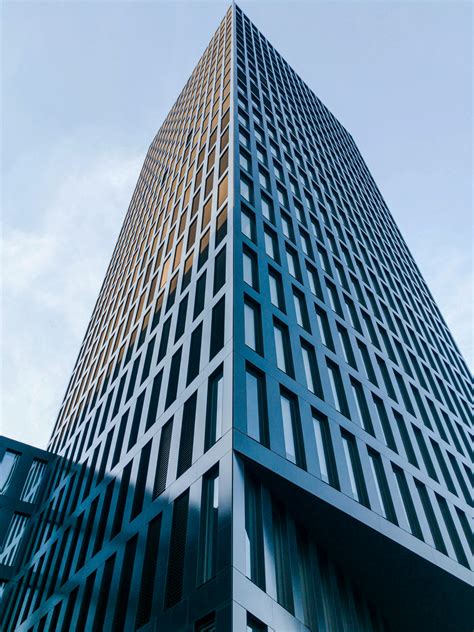 가을 건물 건물 외관 건설 건축 건축물 경치 고층 고층 건물 구름없는 하늘 구조 공학 기업 기하학 낮 대칭 도시 개발 도시 건축 도시 경관