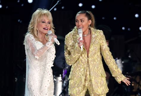 Miley Cyrus Lijkt Identiteit Drastisch Om Te Gooien Na Laatste