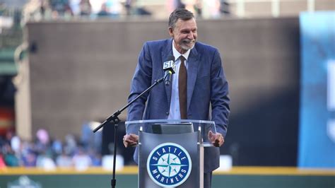 51 Forever Mariners Retire Randy Johnsons Number In Front Of A