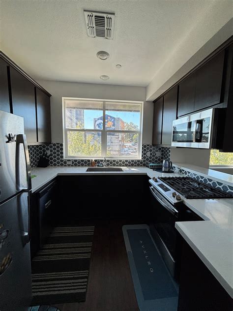 Habitación Espaciosa Y Cómoda Con Mucha Luz Solar Casas En Renta En