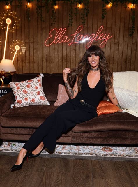 Ella Langley Thirst Traps Fans With Bikini Selfie