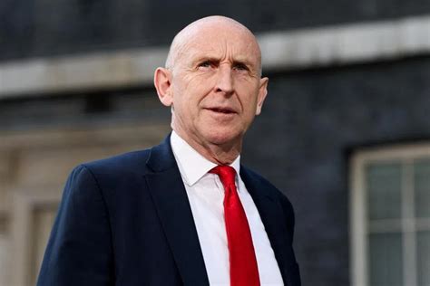 英国新首相组建内阁 前国防部长出任财长 联合早报