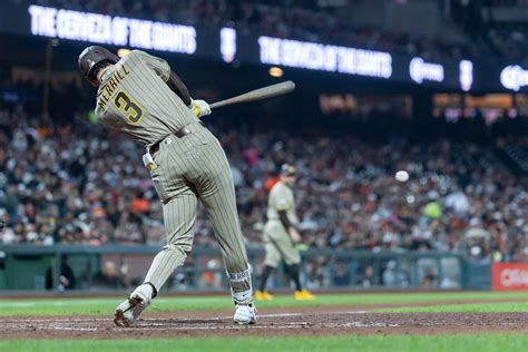 Padres Continue Playoff Push With 7 5 Win Over Giants Yahoo Sports