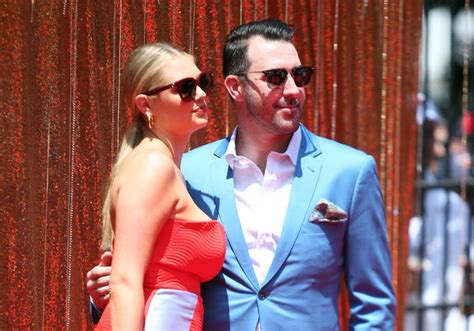 Justin Verlander Wife Kate Upton Photos Over The Years As Pitcher Retires