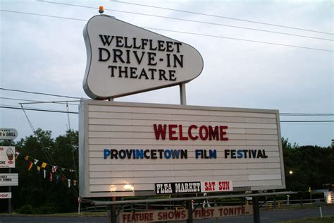 10 Of The Best Drive In Movie Theaters In The Northeastern Us