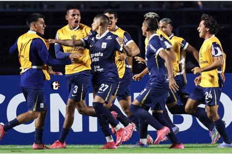 Alianza Lima La Celebración De Cumpleaños De Hernán Barcos Y El