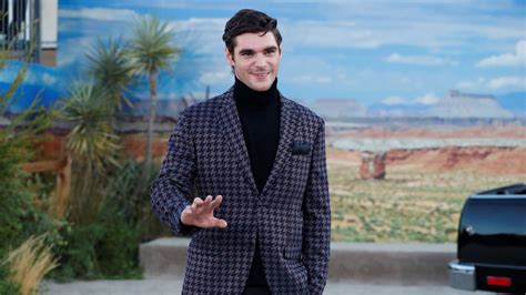 Breaking Bad Star Rj Mitte Dies Aged 34 Ents And Arts News Sky News