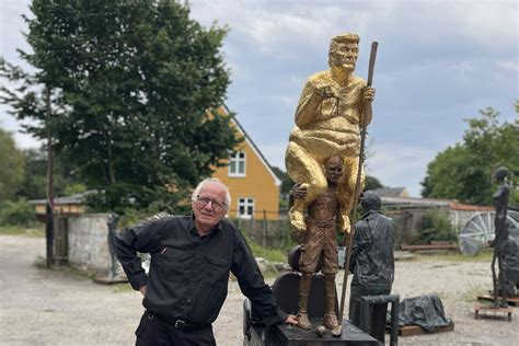 ‘king Of Injustice Golden Naked Trump Statue Installed At European