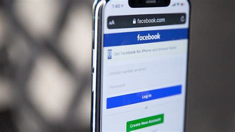Facebook Removes Hungarian Pro Government Newspaper Pages Weeks Before