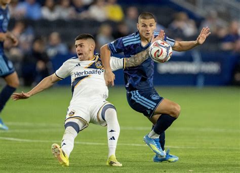 Sporting Kc Rallies To Beat La Galaxy First Home Win Kansas City Star