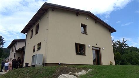 Když Rodina Nemůže Postarají Se „tety Děti Najdou Pomoc V Paprsku