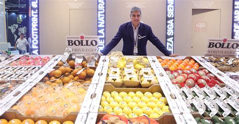Bollo Natural Fruit Saca Al Mercado Las Primeras Frutas Limpias En