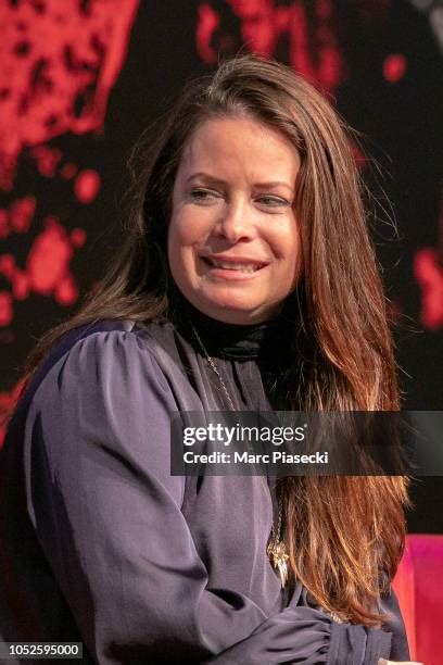 1275 Holly Marie Combs Photos And High Res Pictures Getty Images