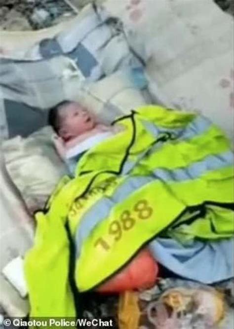 Rescatan A Una Bebé Recién Nacida Que Fue Abandonada Por Sus Padres