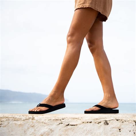 20 Pairs Of Flip Flops That Are Actually Comfy