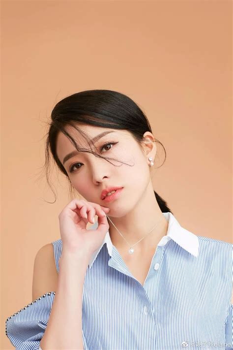 抢走闺蜜老公当小四，还被拍大尺度chuang照？这位tvb小花是黄心颖20？ 搜狐大视野 搜狐新闻