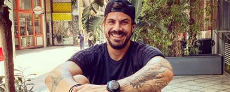 Άκης Πετρετζίκης Η αλλαγή στον λογαριασμό του στο Instagram Topontiki Gr