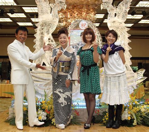 島崎和歌子さん可愛いbot On Twitter マツケンサンバの振付した人くらい姿勢が良い島崎和歌子さん可愛い 島崎和歌子さん可愛い