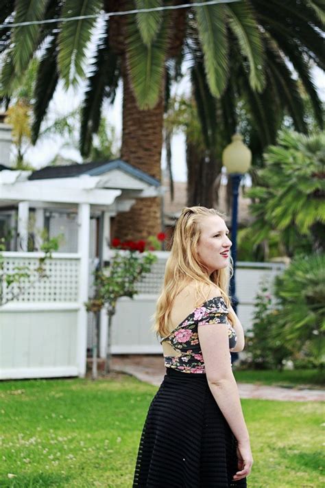 How A Curvy Woman Can Wear Crop Tops Whimsy Soul Wear Crop Top