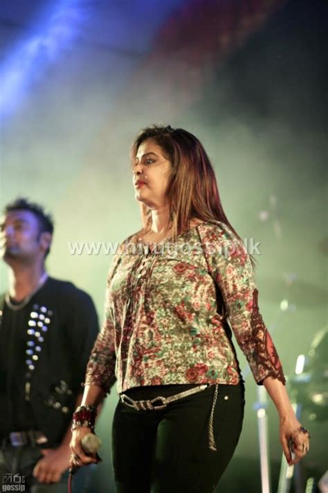 මට ඕන හැමදාමත් දඟලලා කෑගහලා තරුණ විදිහට ඉන්නයි“ සුප්‍රියා අබේසේකර