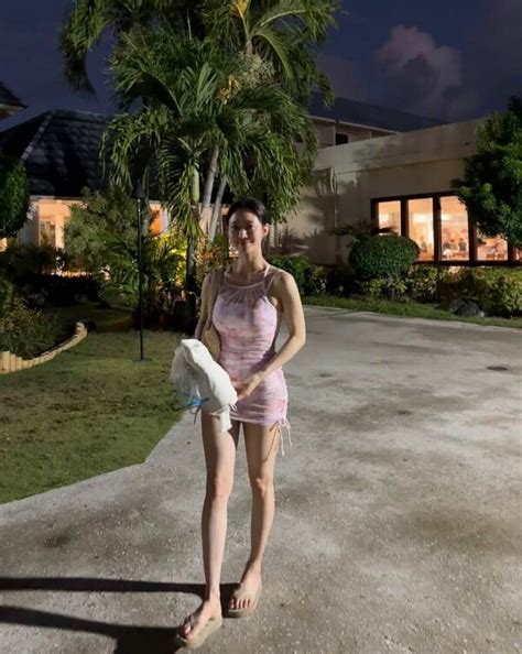 한그루 수영복인 듯 아닌 듯 초미니 원피스대담한 S라인 노출