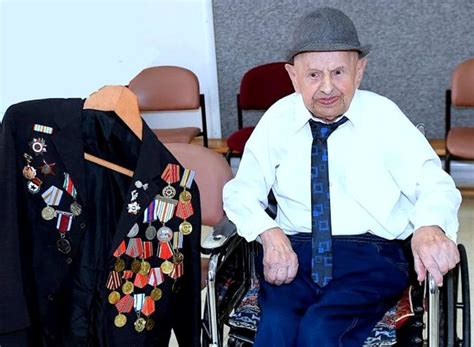 סמיון קנר ניצול השואה והיהודי המבוגר בעולם בן ה 110 הלך לעולמו בחיפה חי פֹּה תאגיד החדשות של