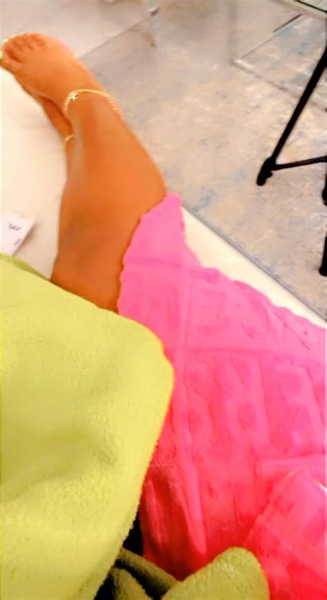 Sexy R Giantessfeet