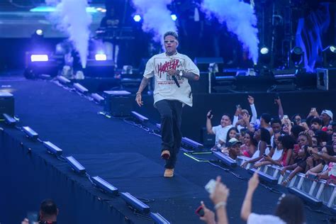 Mc Cabelinho Ganha Parabéns Em Ritmo De Funk Durante Show No Festival De Verão De Salvador