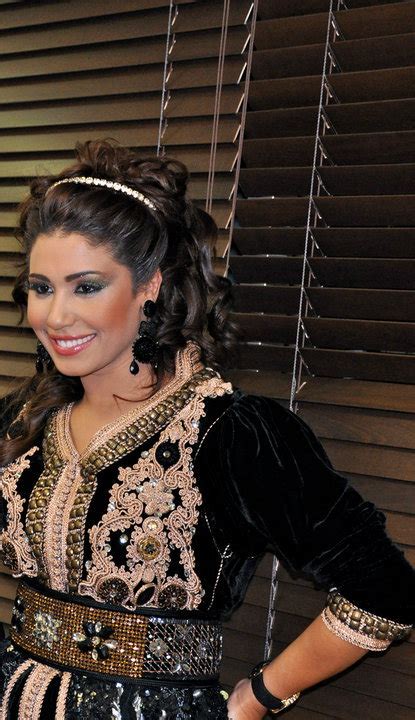 Houda Saad Caftan Marocain Signé Zahra Yakoubi Caftan Marocain Haute Couture Vente