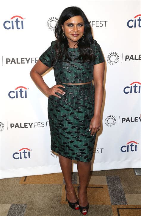 Mindy Kalings Elle Cover Has Finally Arrived Photos Huffpost