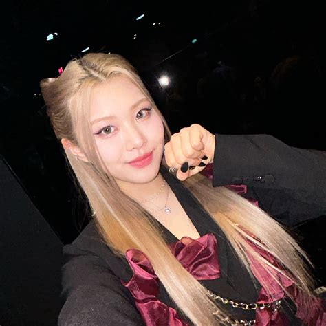 퍼플키스 Purple Kiss On Twitter 수안 언니들이 뽀야미라고 하지만 오늘은 😻냐옹이다옹😻