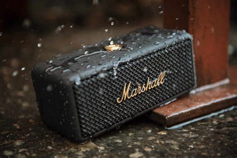 Marshall Emberton erhält neue Farbvariante „Black & Brass“