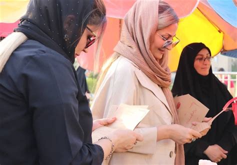 یک ون لبخند؛ هدیه گروه دانشجویی مثل هانیه به زنان و دختران تهران تسنیم