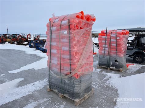 Quantity Of 2024 Hunter Pro Rb 100 Delineators And Bases Unused Ritchie Bros Auctioneers