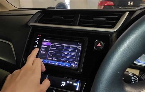 Beginilah Risiko Ganti Head Unit Mobil Otospector