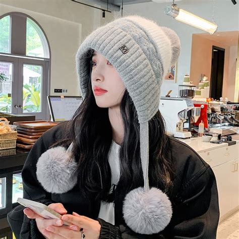 Badu Bg Зимна плетена шапка с помпони за жени Badu Bg