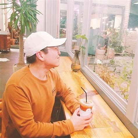 Jeon Jongyun Jongyun Jeon • Threads Say More