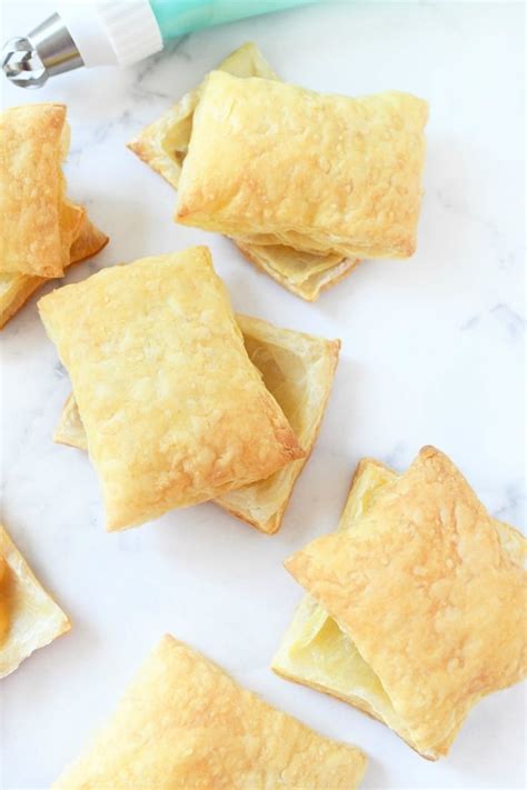 Peaches And Cream Puff Pastry Dessert Sizzling Eats