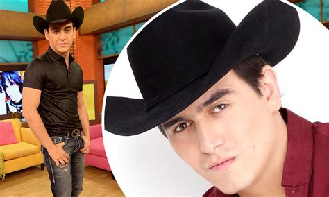 Julián Figueroa dies at 27 Mexican entertainer s mother shares her