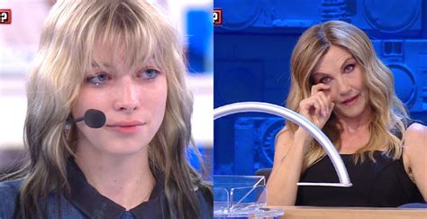 Mew Canta Anche Fragile E Lorella Cuccarini Si Commuove